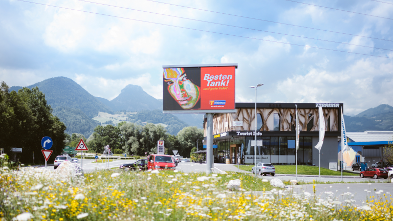 Our work in Digital Signage | ZetaDisplay